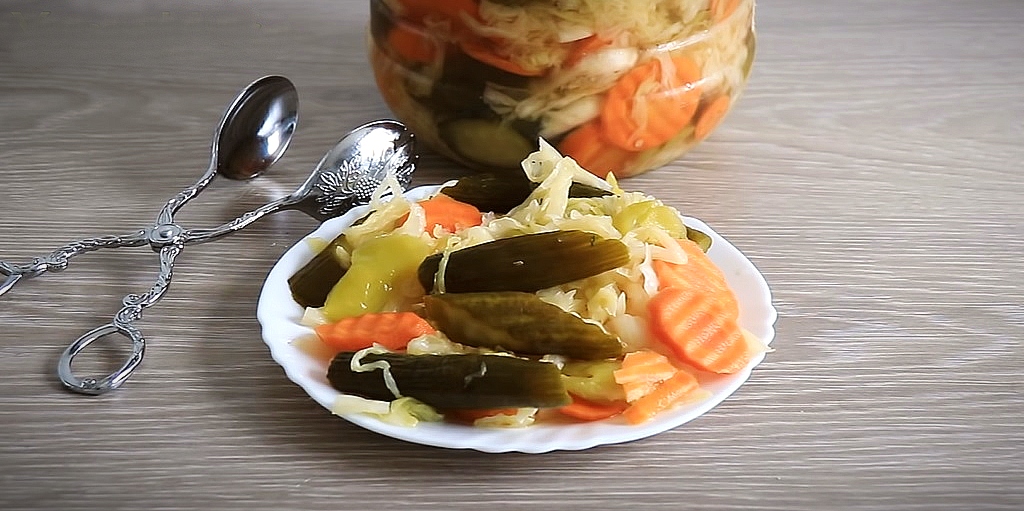 Ev Yapımı Karışık Turşu Tarifi – Evdeki Pastane